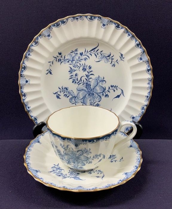 Royal Worcester Mansfield Blue Dinnerware | Cynthia Findlay Fine ...